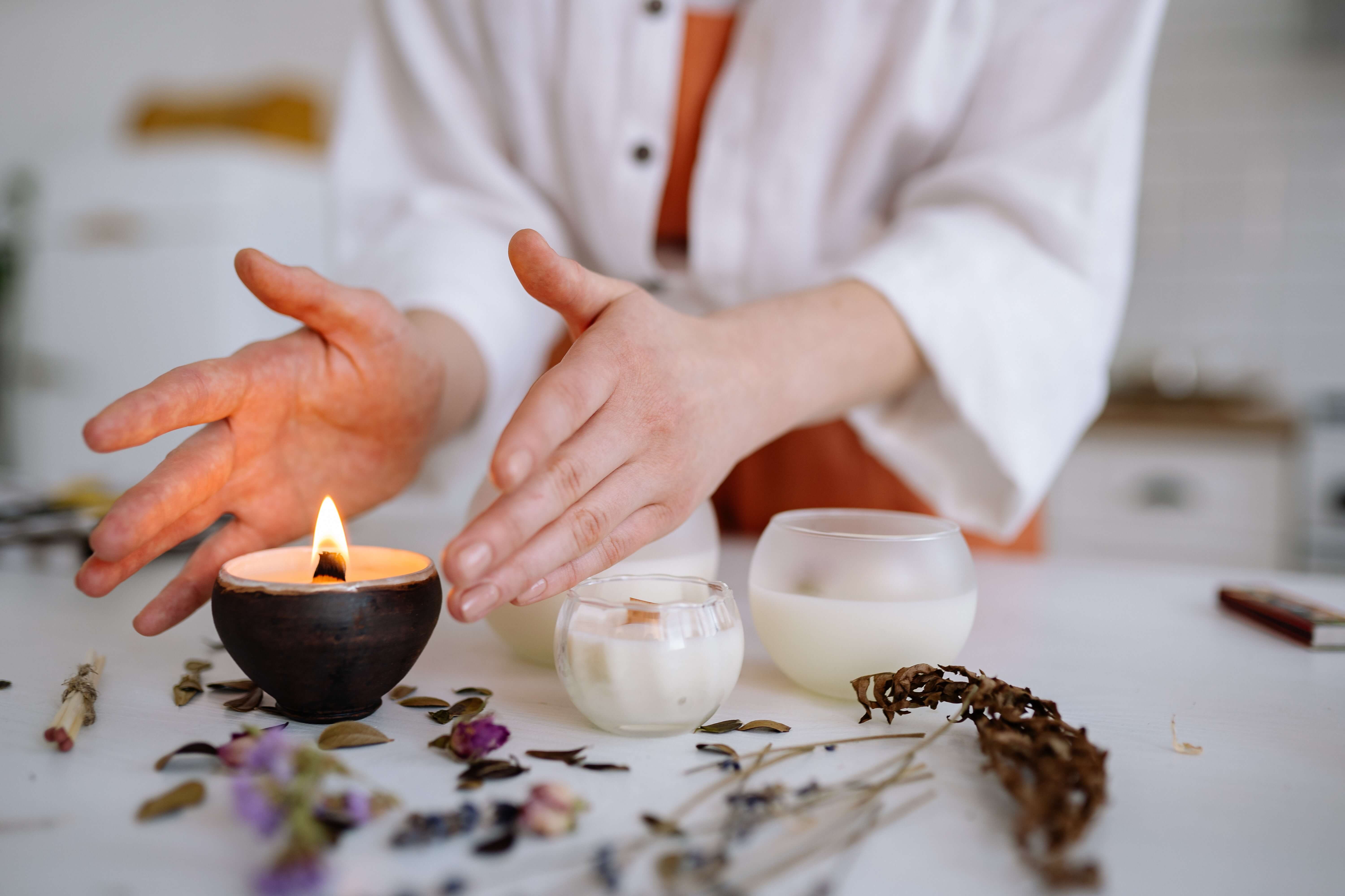 Simple Dry Hands Remedies To Get Soft & Beautiful Hands This Winter!